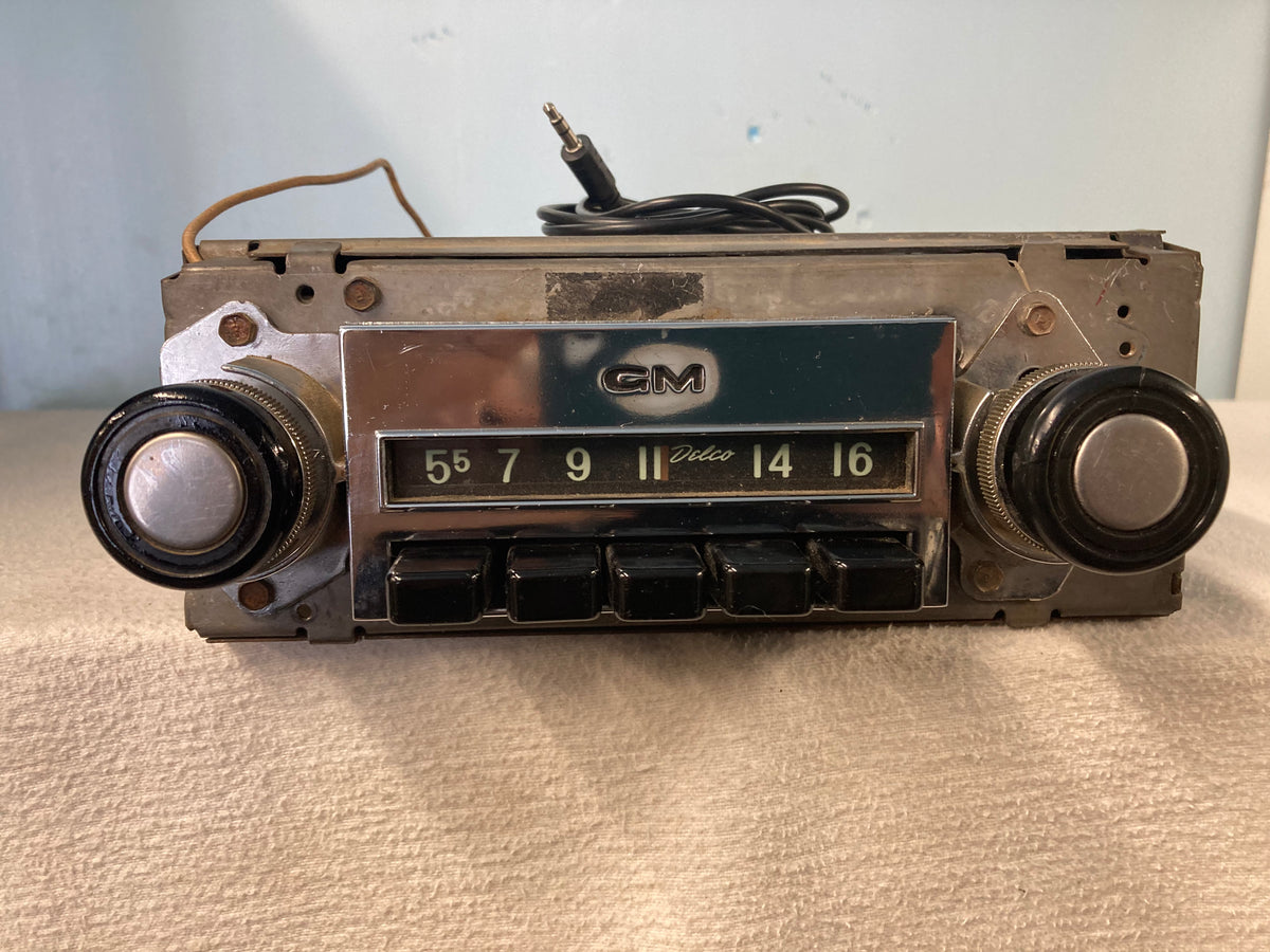 1967-72 GMC truck AM radio with Bluetooth And Aux | Antique, Retro ...